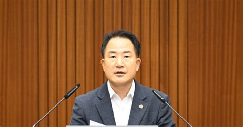 동료 남성 의원 강제추행 혐의 세종시의원 재판 또 연기