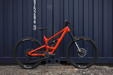 Yt Capra Core Boosted With Rockshox Ultimate Suspension Package