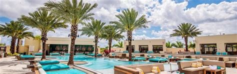 Daer Dayclub Pool Party Table