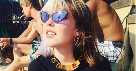 A Guide To Being Pale At The Beach