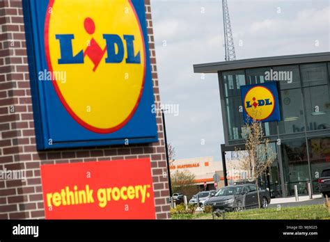 Lidl Logo Stock Photos Lidl Logo Stock Images Alamy