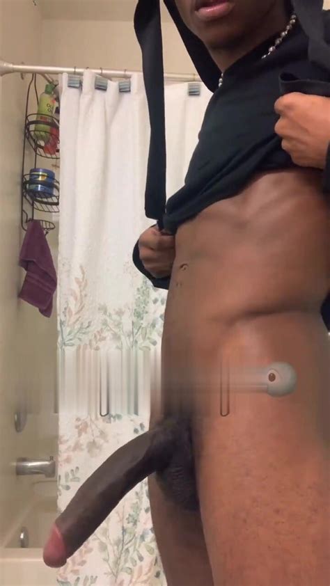 Hung Black Boy Flashing His Huge Cock на русском