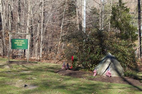 World Wars Monuments Oxford CT Monuments Net