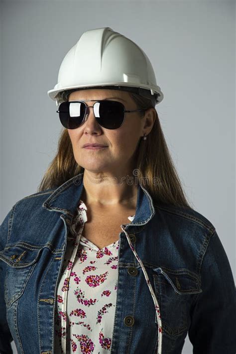Woman Engineer Stock Image Image Of People Measuring 317440499