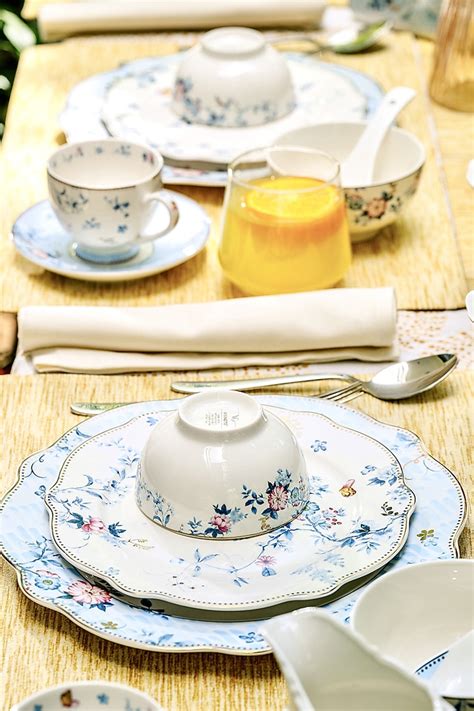 Blue And White Finest Premium Porcelain Dinner Set By Vigneto At Pernias