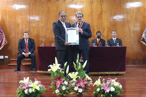 Escuela Profesional De Ingeniería De Sistemas Recibe Acreditación De