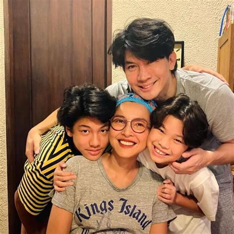 เปิดภาพล่าสุด น้องคุน ลูกชายคนโต เคน หน่อย โดเป็นหนุ่มแล้ว