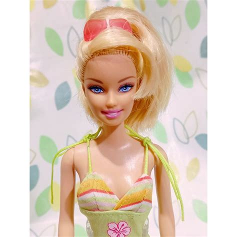 ตุ๊กตาบาร์บี้แท้100 Barbieผมสีบลอนด์ ใส่ชุดว่ายน้ำ มีเเว่นเเท้ที่ผม หน้าสวย Shopee Thailand