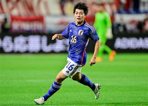 「幸せそうや〜」ポルトガル挑戦中の相馬勇紀の愛妻＆愛息との 幸せ家族3ショット”が反響を呼ぶ！「一家全員かわいい」「パパもさらにカッコ良くなっ