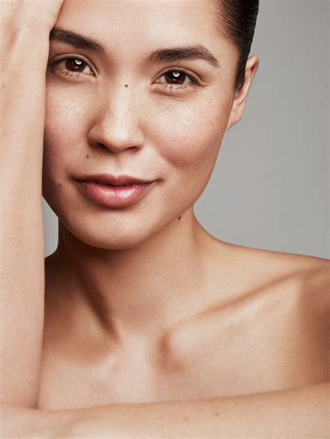 Model Photography Beauty Photography Creamy Lip Gloss Expressions