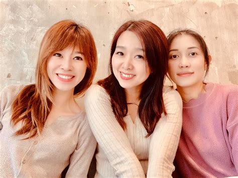 安柏特美學館 中壢店 獨家挑粉刺男女不拘美容教學 預約制 還記得 剛創業的時候 雖然很多親朋好友 都會說「恭喜，妳好厲害」 但