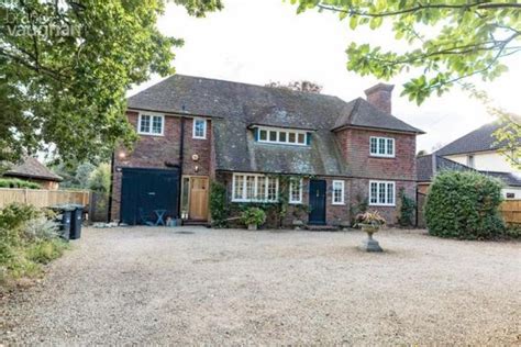 Property Valuation For 29 Hurst Road Hassocks Mid Sussex West Sussex