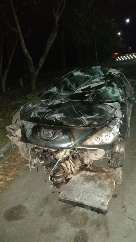 Motorista Foge Da Prf E Capota Com Carro Na Br 101 Na Serra A Gazeta
