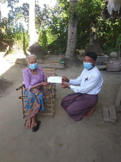 လယ်ဝေးမြို့နယ်အတွင်း ၈၅ နှစ်အထက် ဘိုးဘွားများအား ထောက်ပံ့ငွေများ အိမ်တိုင်ရာရောက်ပေးအပ