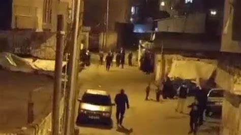 Diyarbakır da husumetli iki aile arasında silahlı kavga 2 yaralı