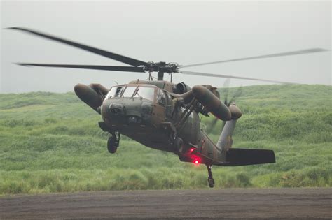 多用途ヘリコプターuh 60ja｜陸上自衛隊装備品｜陸自調査団