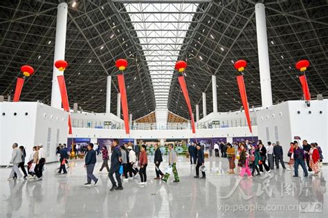 海南海口新海滚装码头客运综合枢纽站实现“零换乘” 人民图片网