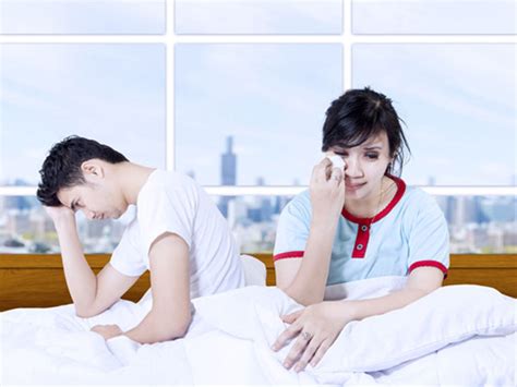 Why Would A Girl Ignore Your Texts Boldsky Com