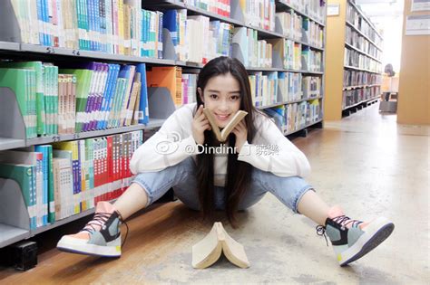 샤먼대학 여대생의 청순한 졸업사진 화제 “상큼 발랄”