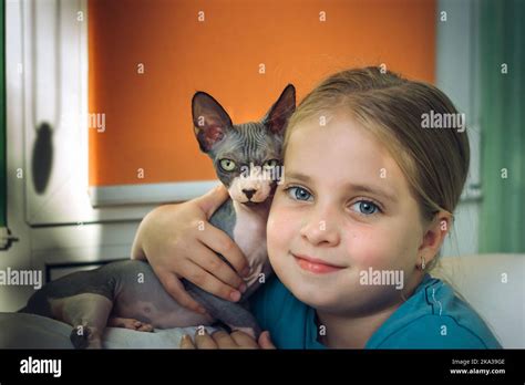 Preteen Girl Mouth Looking Into Camera Fotos Und Bildmaterial In