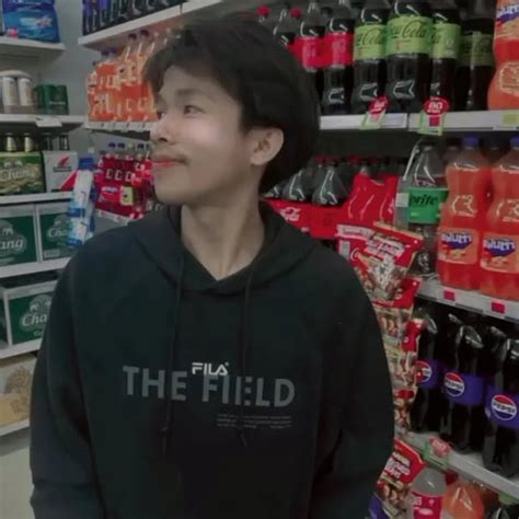 ฮา คิฯ Netfixw • Threads Say More