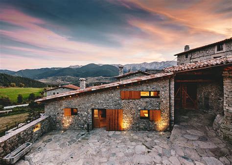 Spanish Farmhouse Revived By Dom Arquitectura With Modern Details