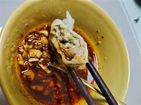 【芹菜猪肉水饺的做法步骤图，怎么做好吃】完美逆袭要做女神下厨房