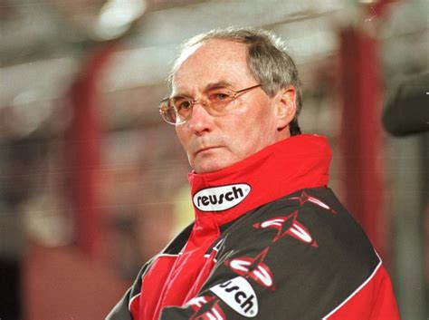 Heute Vor 22 Jahren St Pauli Jagt Ex Trainer Maslo Aus Dem Stadion