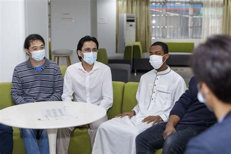 副校长杨中民看望慰问留校外籍师生华南师大新闻网