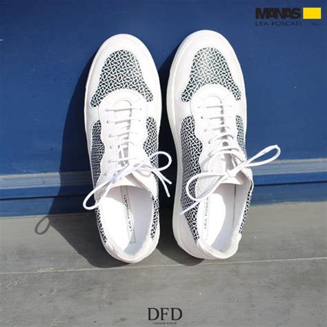 소다dfd라이프컬처그룹 Life Style 마나스 데일리 스니커즈 가죽 위에 옵티컬 패턴을