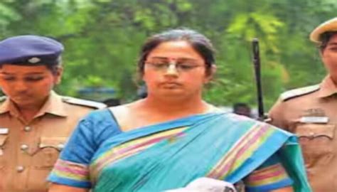 సెక్స్ ట్రాఫికింగ్ కేసులో తమిళనాడు మాజీ ప్రొఫెసర్‌కు 10 ఏళ్ల జైలుశిక్ష