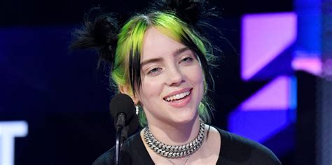 Billie Eilish Wore The Cutest Swimsuit On Vacation In Hawaii