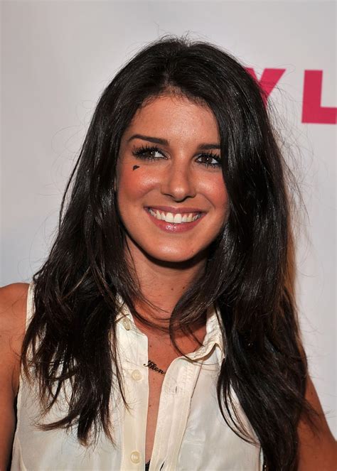 Shenae Grimes Beech