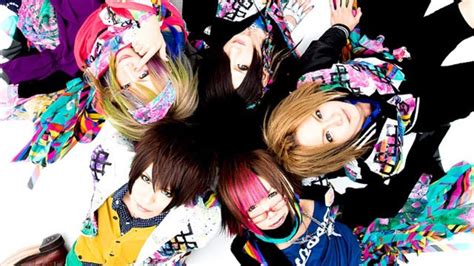 ユナイト、“胸キュン”コンテンツもある公式スマートフォンandフィーチャーフォンサイト開設 Barks