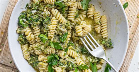 Melted Broccoli And Anchovy Pasta Mob