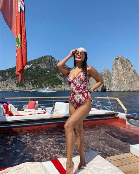 Vanessa Hudgens Shared Sexy Pics From Vacation In Bikinis And Summer