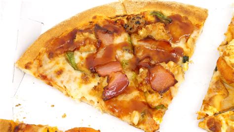 サクサク食感のチキンやエビが載った4種のピザが食欲を刺激するドミノ・ピザの「夏のサクサク・クワトロ」を食べてみた Gigazine