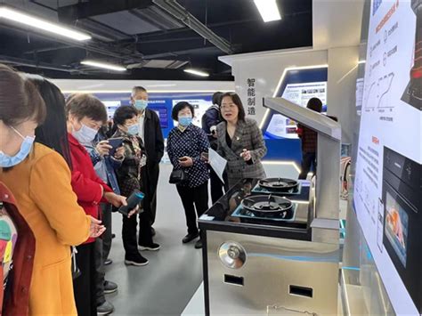 杭州组织“银发团”：看看身边的科创环保 中国网