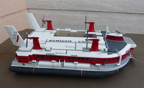 1 144 Fil Rouge 2019 Bhc Srn4 Hovercraft Airfix Page 4