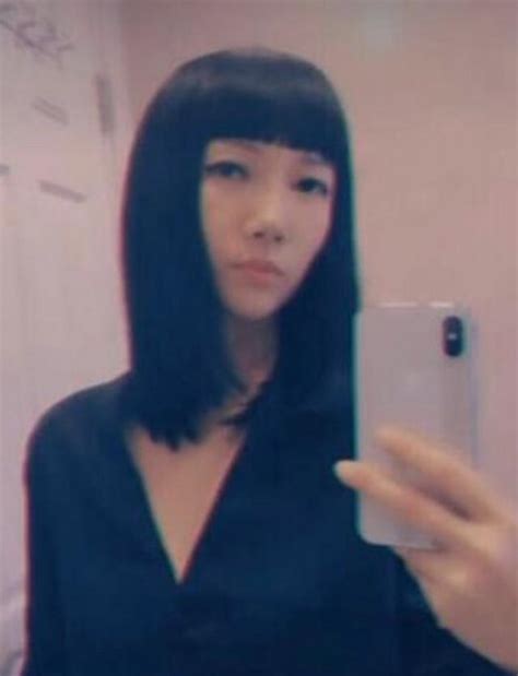 张咪33岁女儿近照曝光 齐刘海及肩短发长相酷似妈妈新浪图片