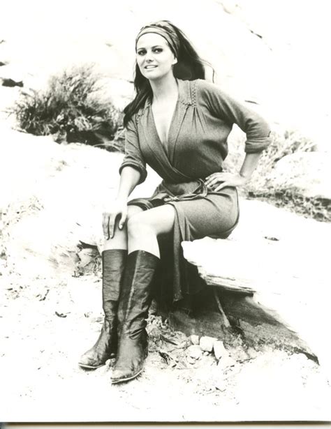 Claudia Cardinale 8x10 Photo S7027