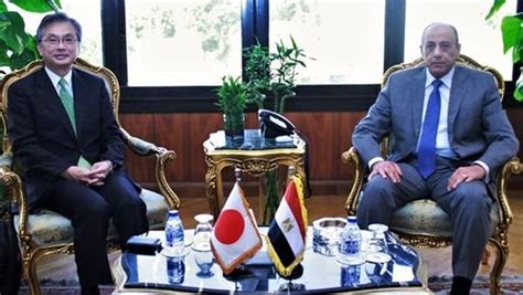 وزير الطيران يبحث مع سفير اليابان بمصر تعزيز التعاون فى مجال النقل الجوي