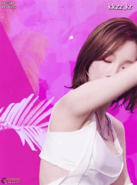 볼륨감 있는 소녀시대 태연