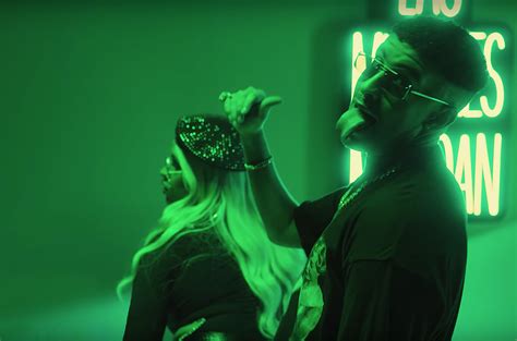 Bad Bunnys Yo Perreo Sola Video See All The Looks
