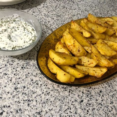 Fırında Yoğurt Soslu Patates Nefis Yemek Tarifleri 2193695