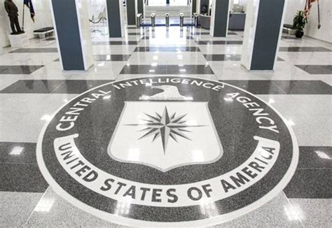 Η Cia απέλυσε υπαλλήλους Slpressgr