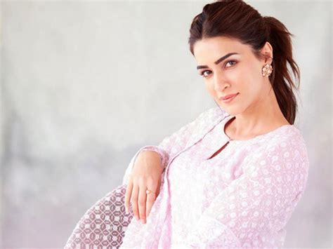 Gorgeous Looks Of Kriti Sanon