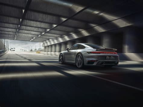 絕對性能標竿：全新保時捷992世代911 Turbo S 嗜駕