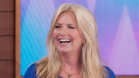 Penny Lancaster Is An Absolute Supermodel As She Displays Toned Legs In