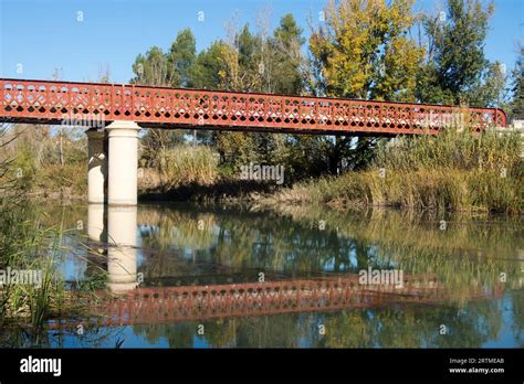 Puentes Sobre R Os Hi Res Stock Photography And Images Alamy